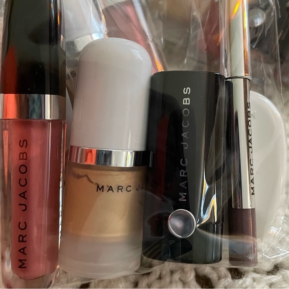 Marc Jacobs | Makeup | Marc Jacobs 5 Piece Makeup Bundle New Powder ...